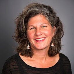 “Mind Your Manners!” Emily Post’s Influence on a Synchronous Cross ...